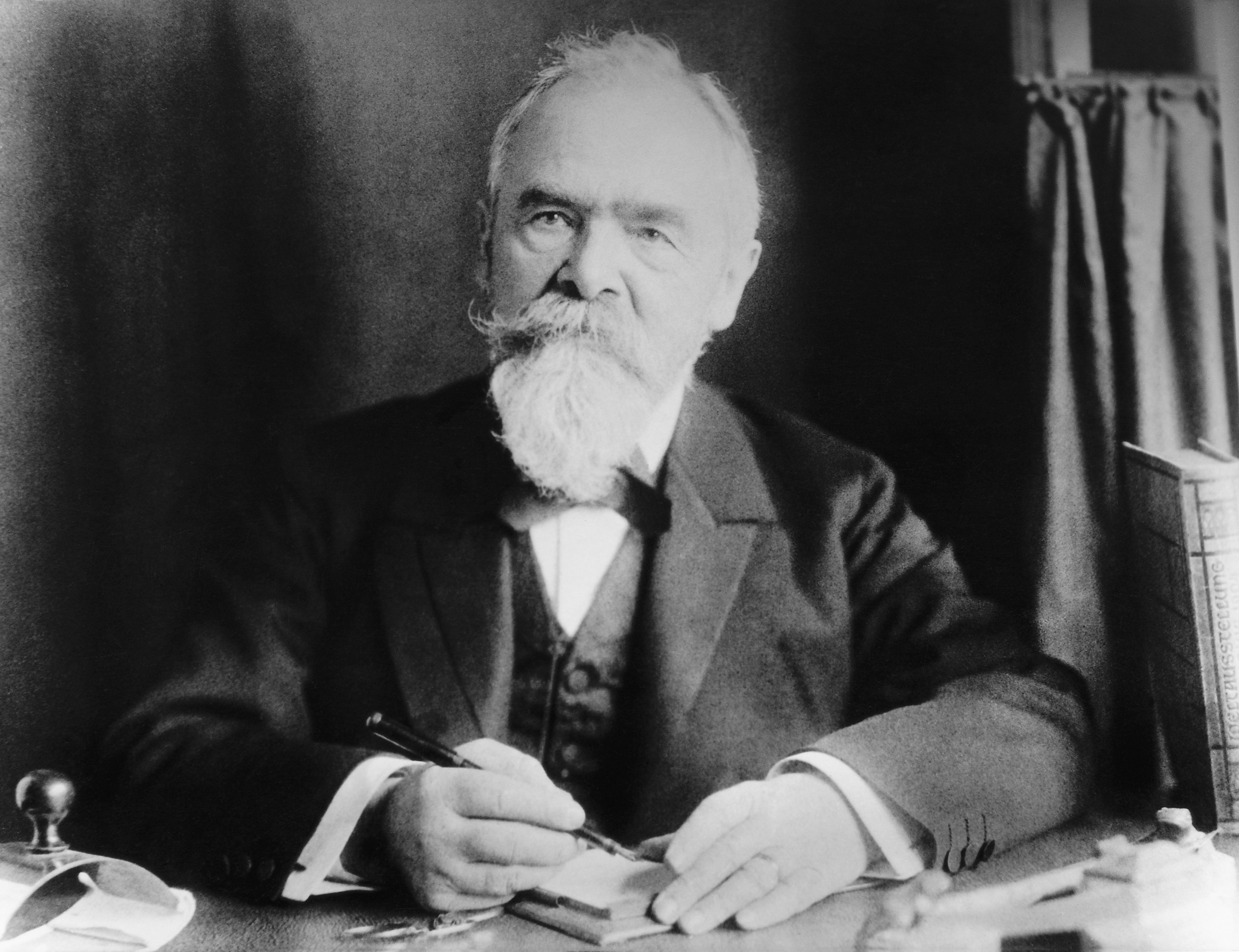 Clean Energy Applications in Aviation | Linde