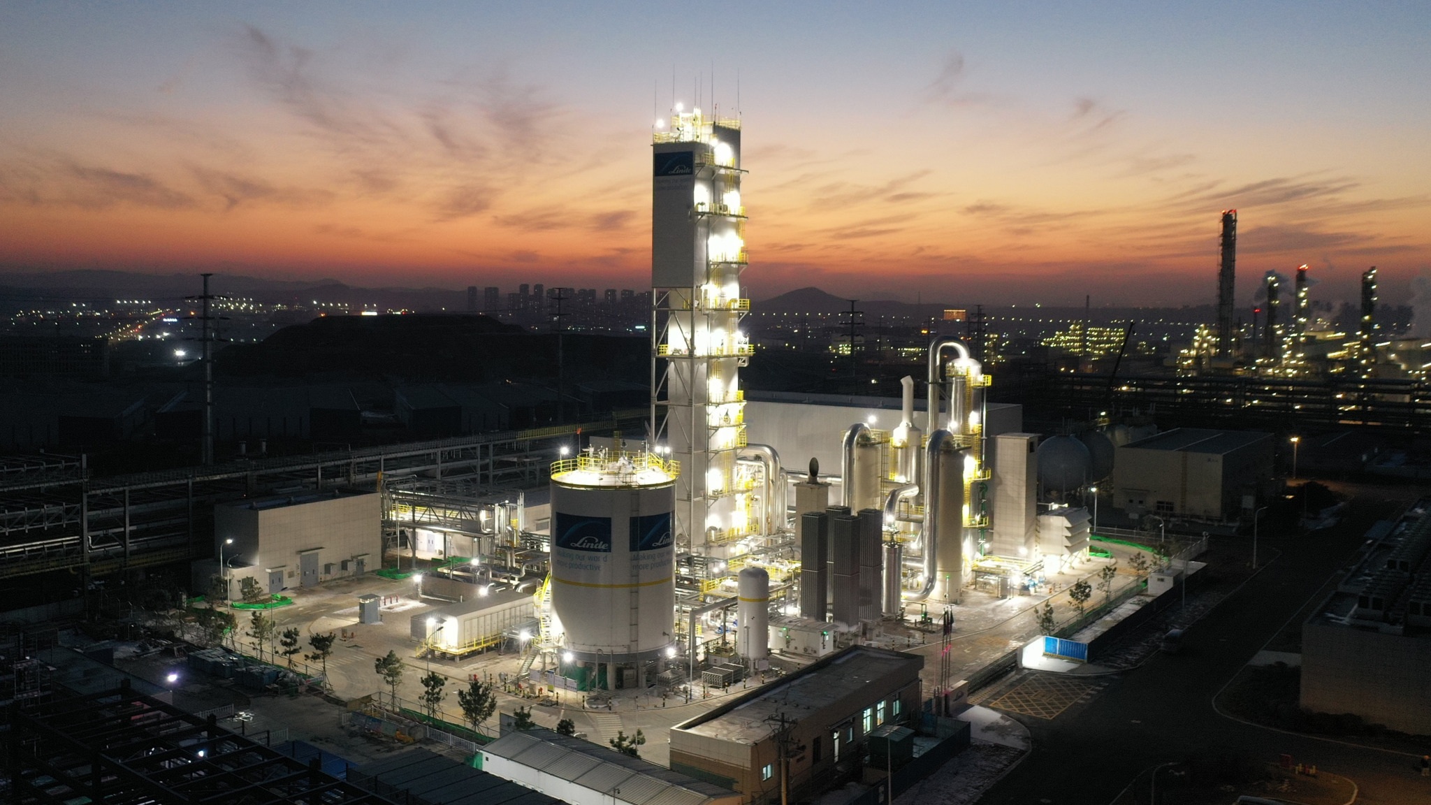 Meeting your N2, O2 and Ar gas needs with an on-site ASU | Linde